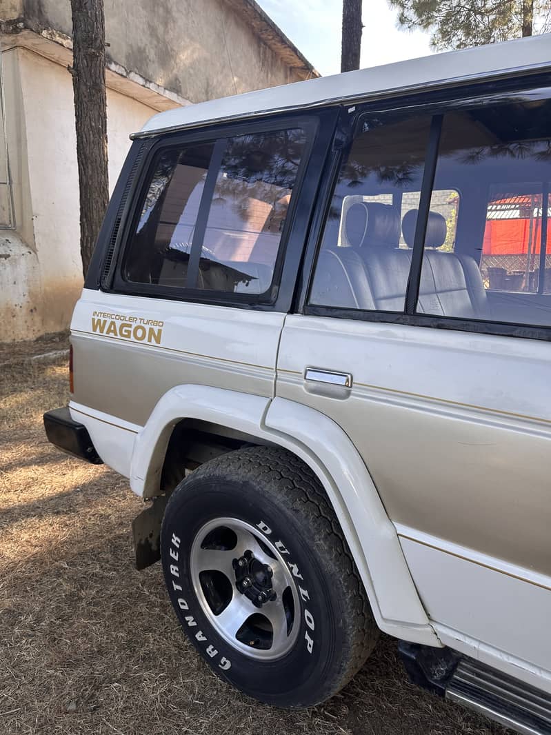 Executive Luxury SUV for Sale – Mitsubishi Pajero Exceed 4x4 - Cars ...