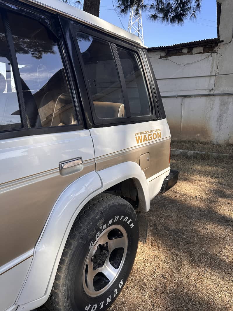 Executive Luxury SUV for Sale – Mitsubishi Pajero Exceed 4x4 - Cars ...