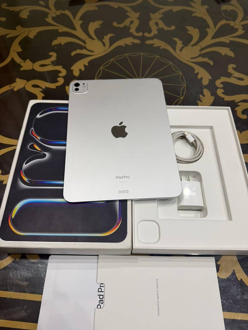 IPAD PRO M4 11 INCHES 256GB COMPLETE BOX - Tablets - 1110417877