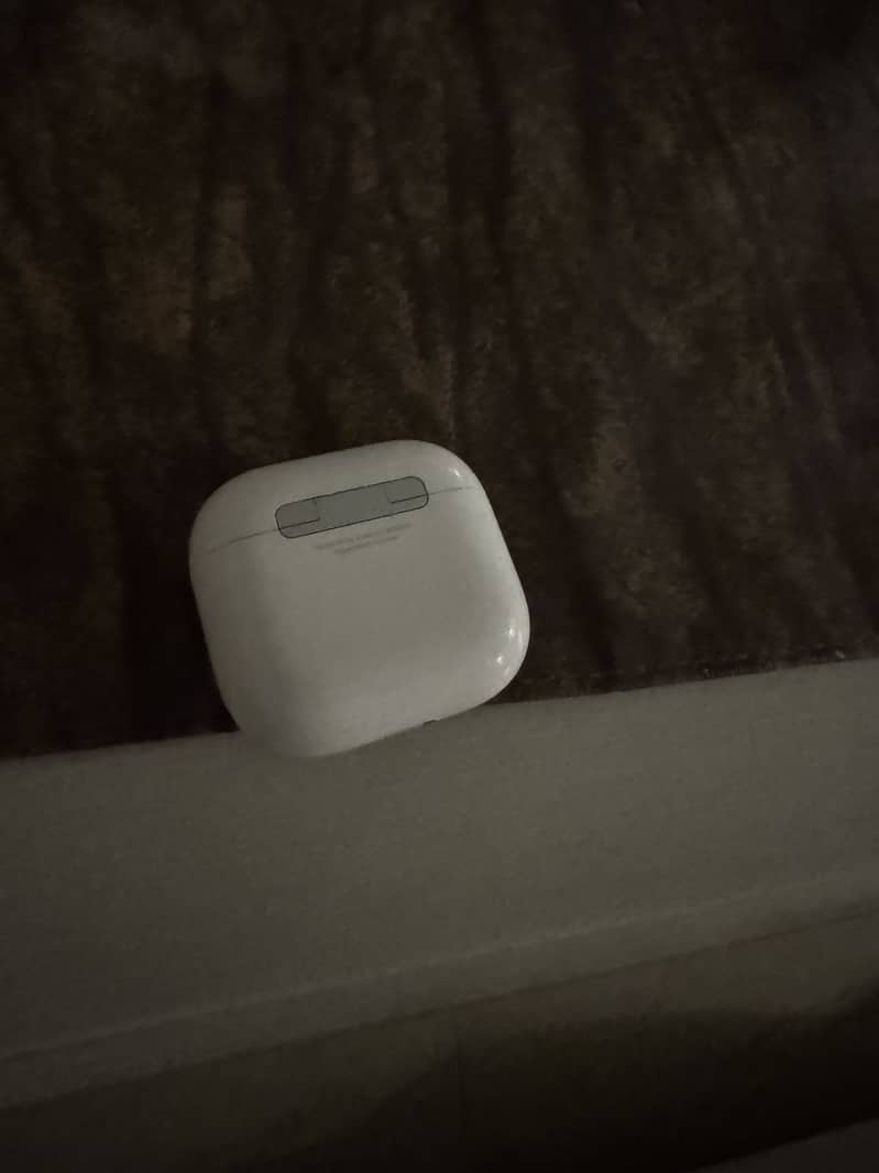 AirPods 4 - Headphones - 1110418173