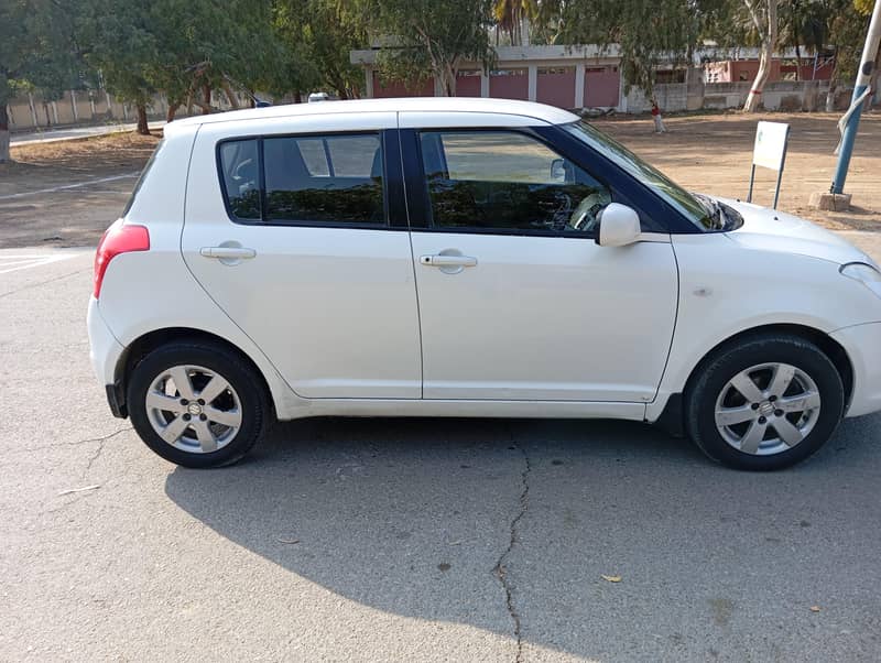 Suzuki Swift DLX 1.3 Manual 2016 - Cars - 1110429834