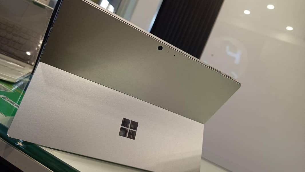 Microsoft surface Pro 5 | core i5 7th gen | 2k | Non touch - Laptops ...