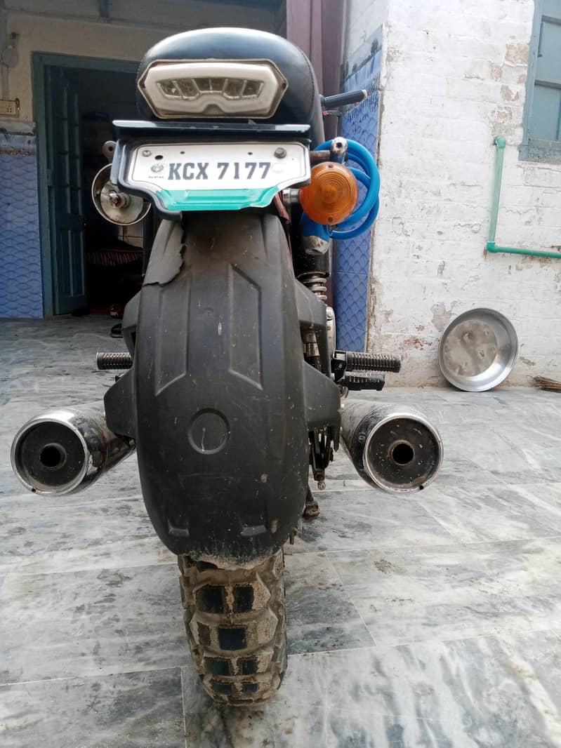 Honda heavy bike 200 cc - Sports & Heavy Bikes - 1110452018