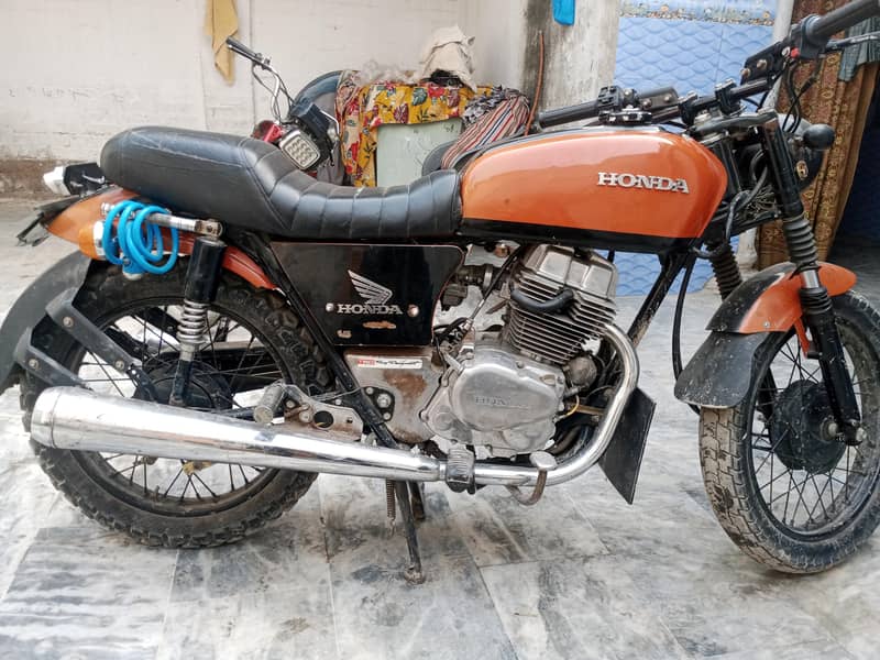 Honda heavy bike 200 cc - Sports & Heavy Bikes - 1110452018