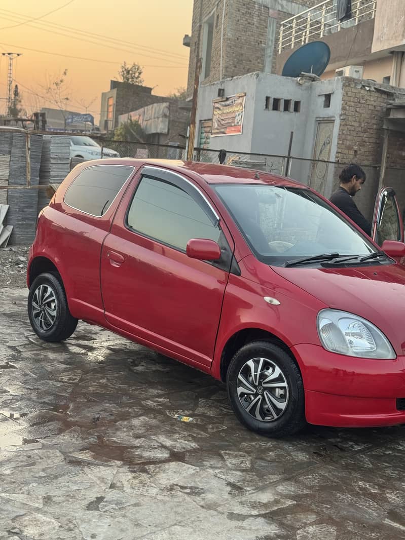 Toyota vitz Two doors - Cars - 1110460426