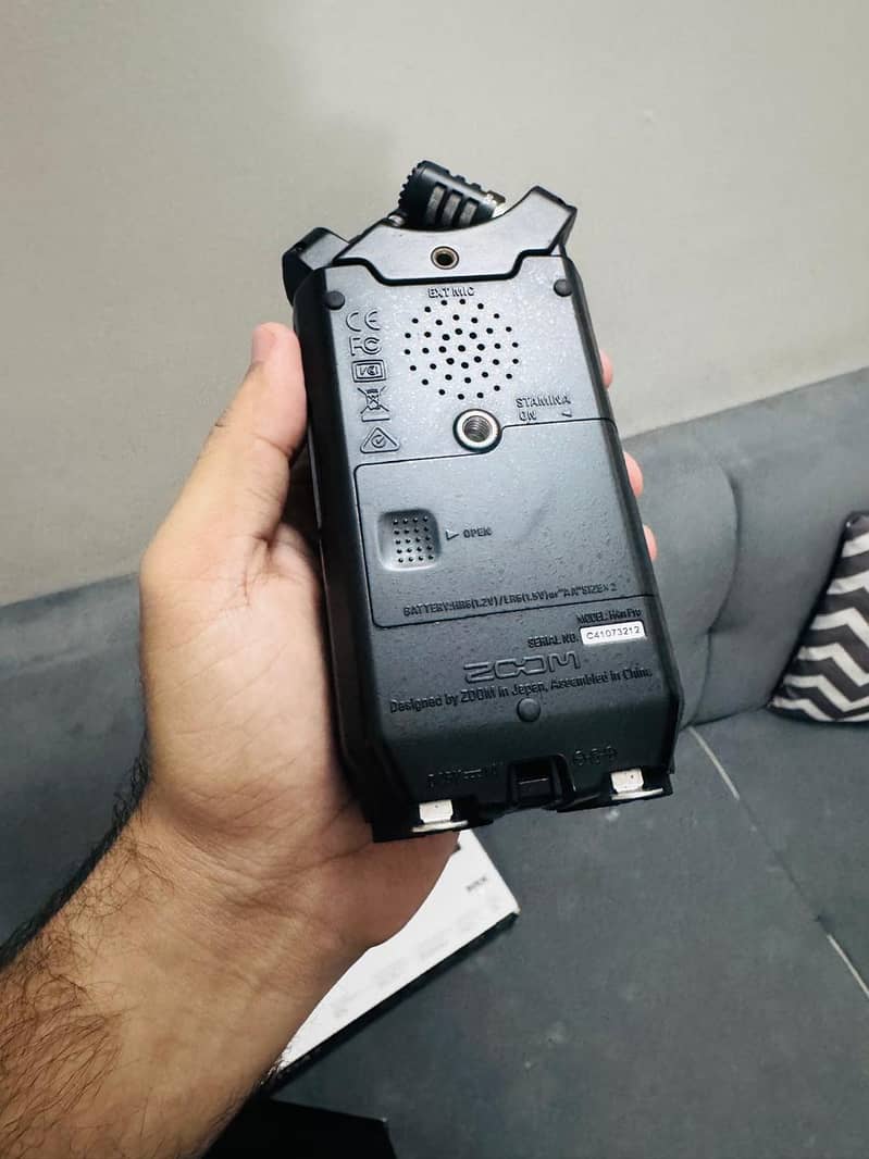 Zoom H4N Pro + Rode NTG4+ Shotgun Mic with Cable - Professional ...