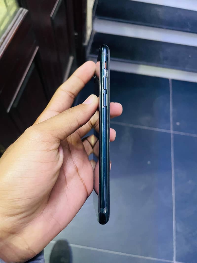 iPhone SE 3rd gen - Mobile Phones - 1110538215