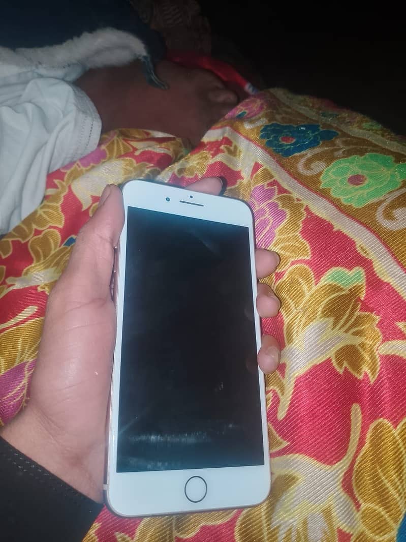 iPhone 8plas total janman battery 77 tro ton ok fingerprint ok 64gb ...