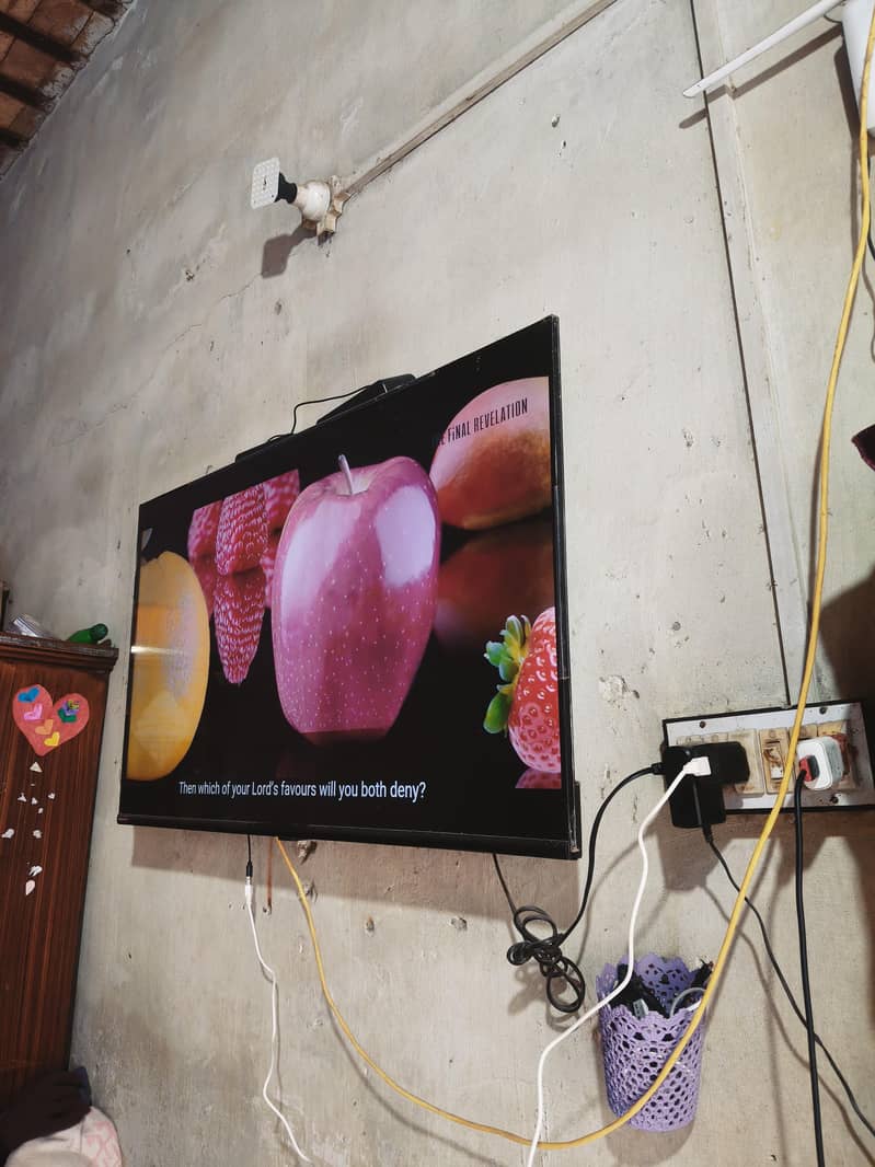 43-inch 4K U43h7ni UHD QLED Changhong Ruba - Televisions - 1110602532