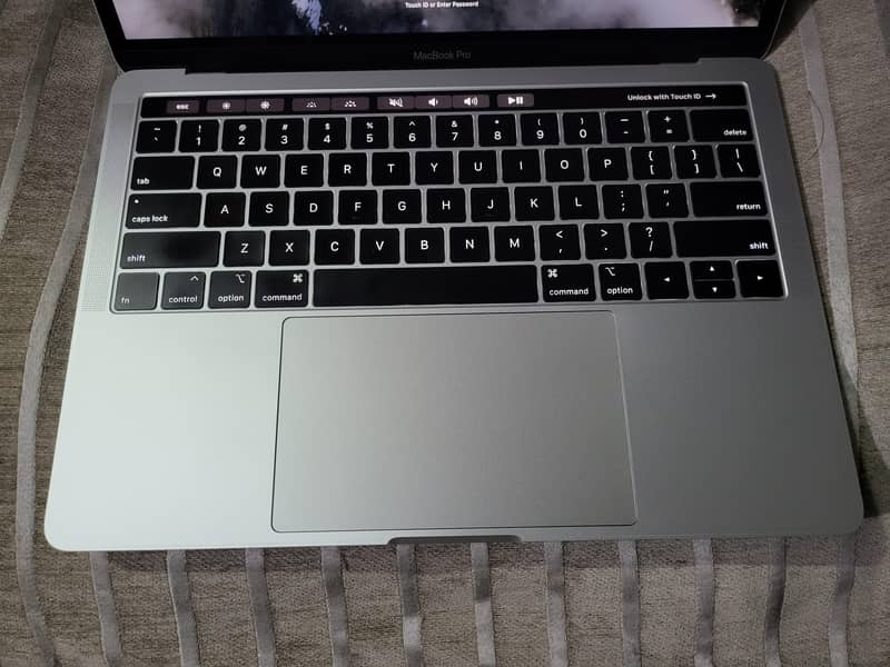 Macbook Pro 2019 Core i5 8/256gb touchbar for sale - Laptops - 1096517267