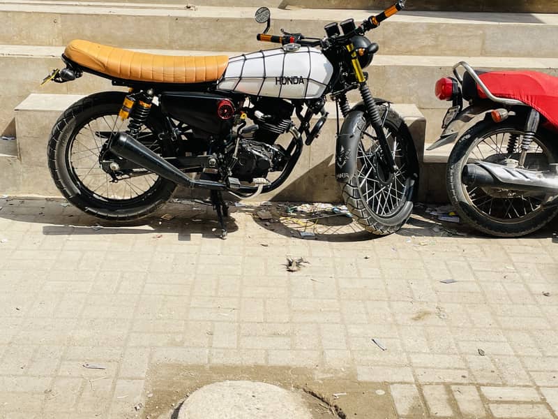 For sale: Honda 125 Model 2016 with Larkana - Cafe Racers - 1110618591