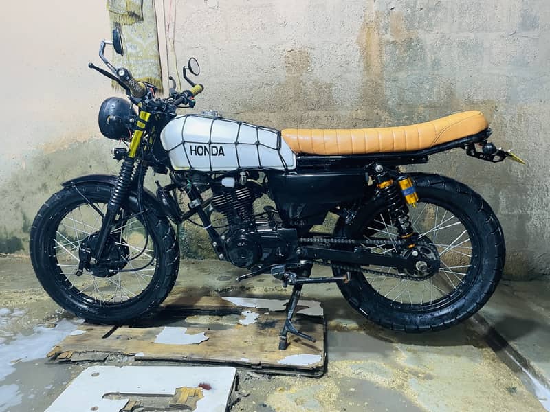 For sale: Honda 125 Model 2016 with Larkana - Cafe Racers - 1110618591