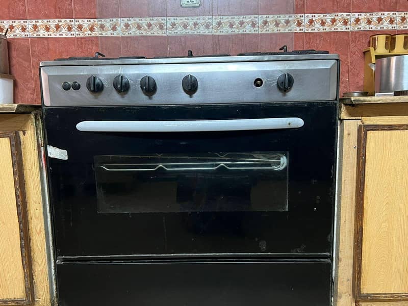 COOKING STOVE (5 Burner) IN GOOD CONDITION WITH OVEN - Stoves - 1110612658