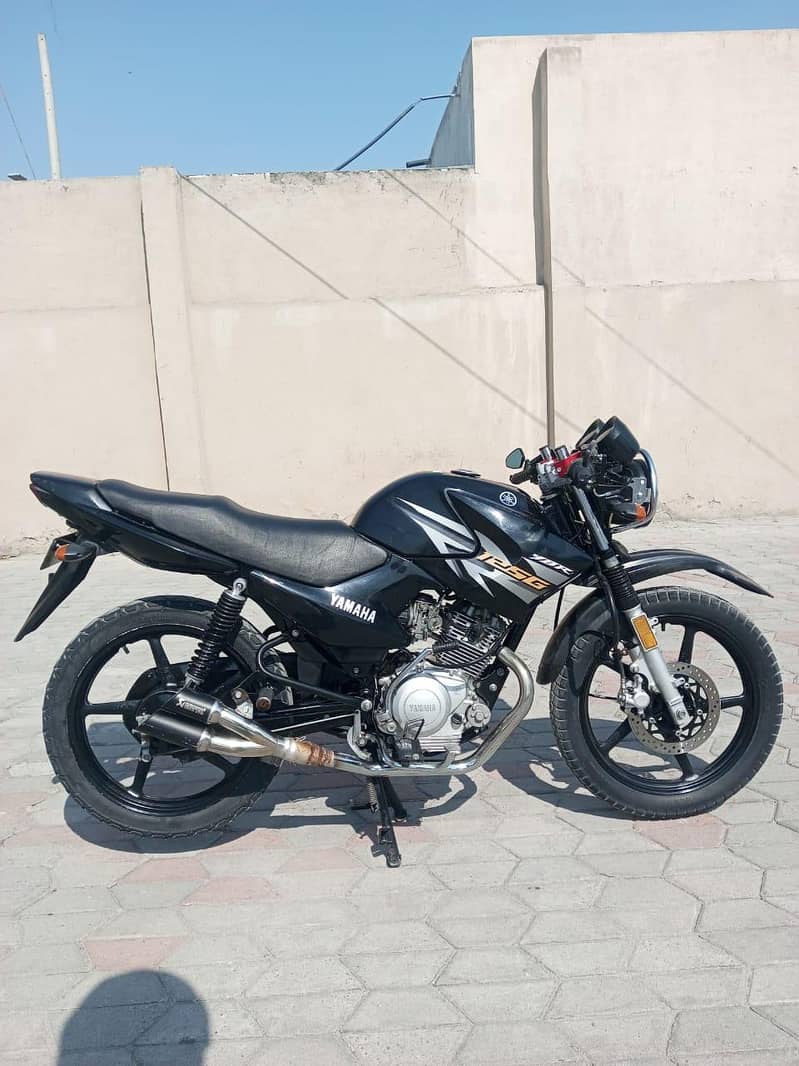 Yamaha YBR 125G black colour - Standard - 1110641427