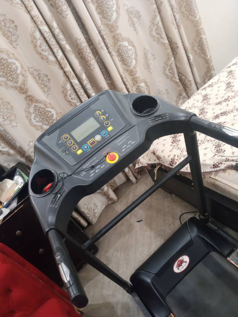 treadmill machine - Gym & Fitness - 1110648082