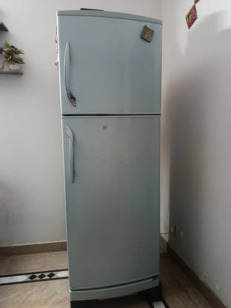 Singer company Full Size Refrigerator - Refrigerators - 1110651556