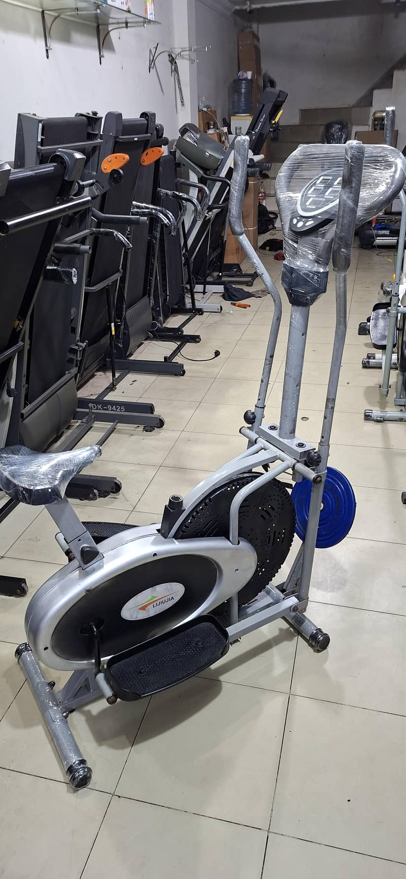 4 handle Full body Air bike Exercise Cycle| Gym Exercise - Gym ...