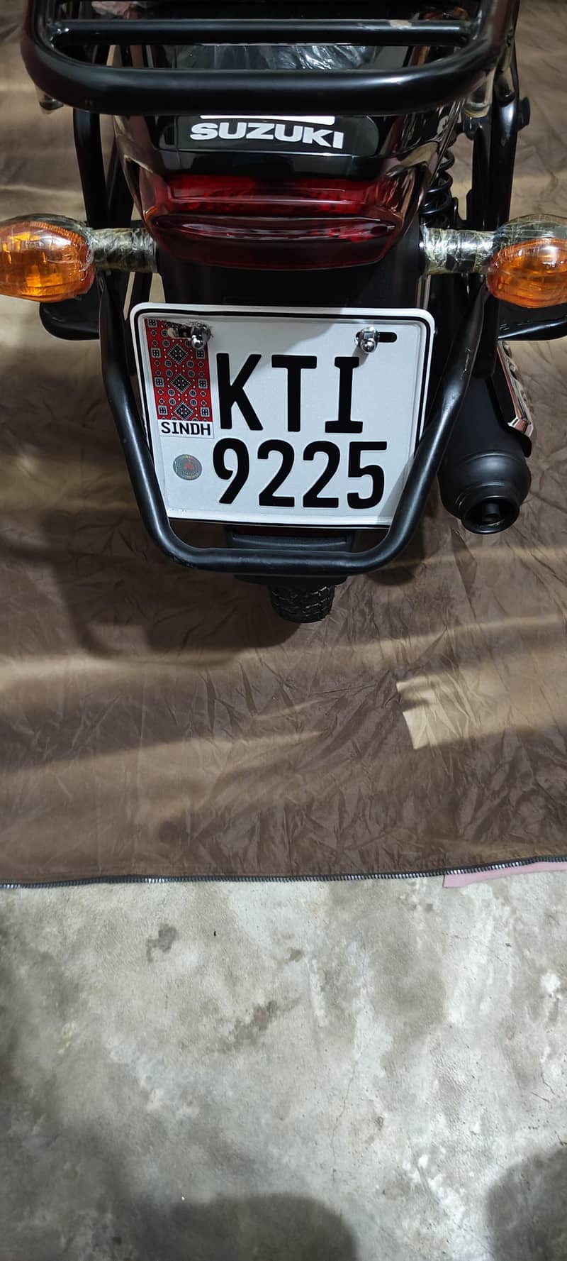 Suzuki GD 110 s model 25 26 advance return file. km100 Chali Hui hai ...