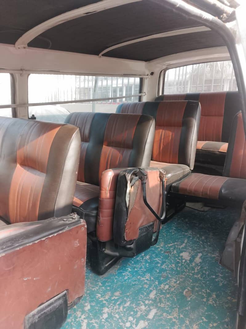 TOYOTA HIACE - Buses, Vans & Trucks - 1110676613