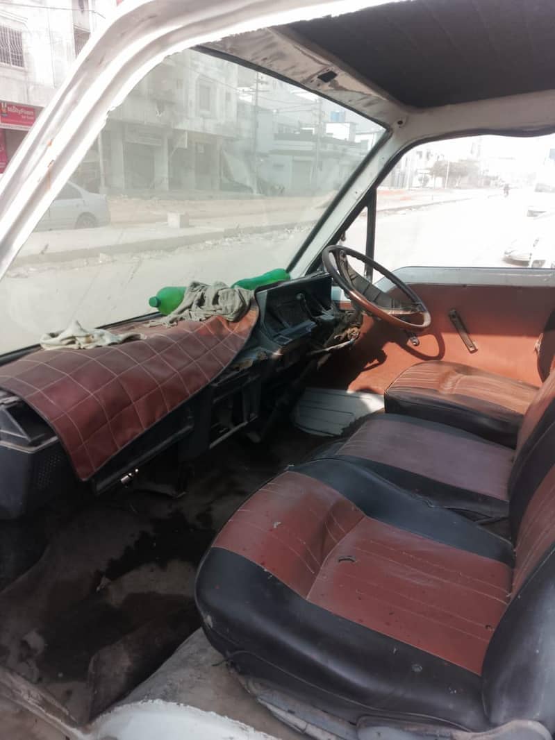 TOYOTA HIACE - Buses, Vans & Trucks - 1110676613