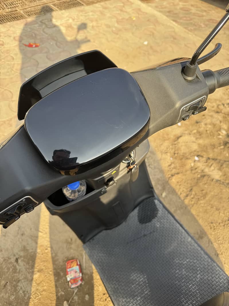 Metro Thrill Pro - Electric Bikes - 1110702350