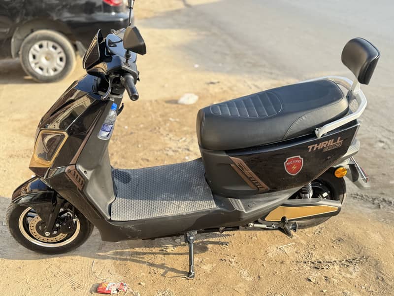 Metro Thrill Pro - Electric Bikes - 1110702350