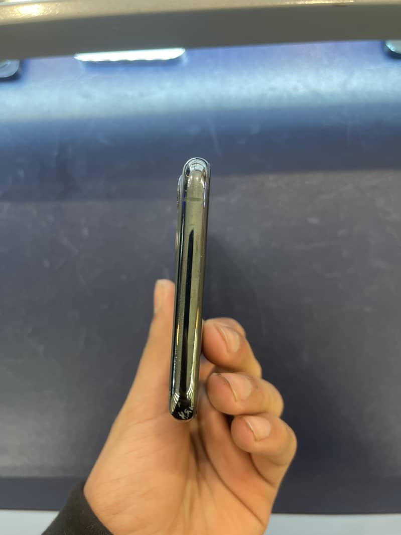 Iphone 11 pro max - Mobile Phones - 1110711746