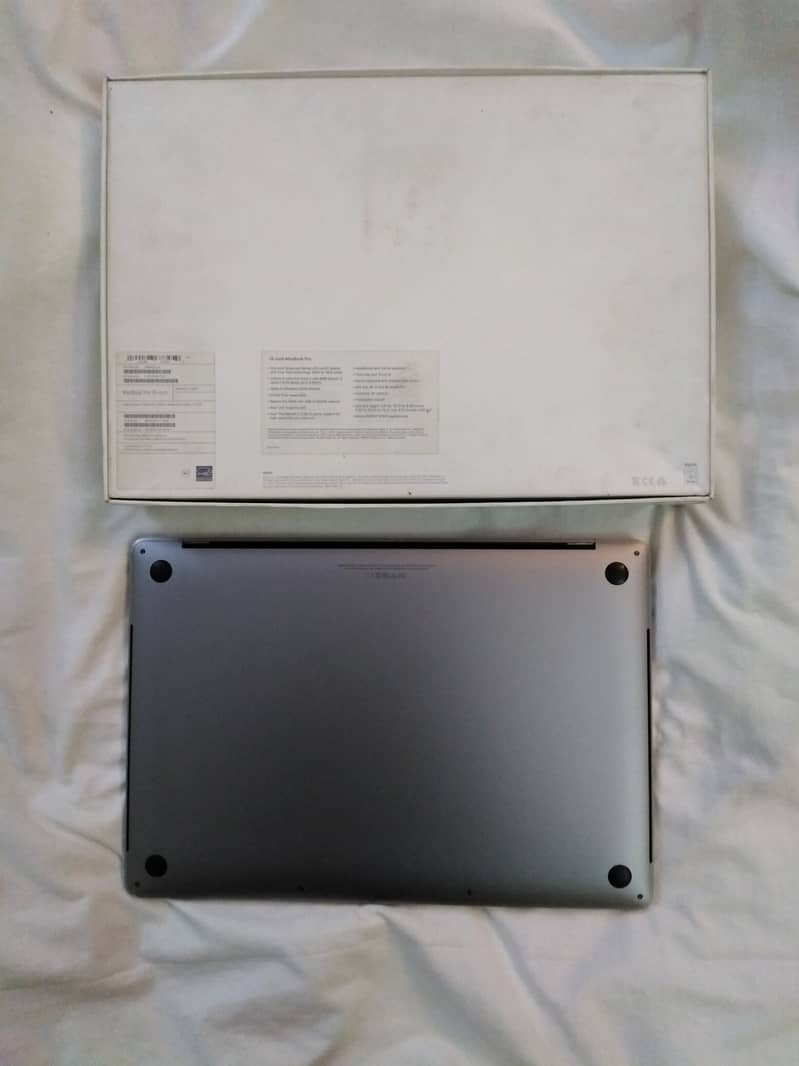 Macbook Pro 15.4 inch 2018 A1990, 1st Owner 9/10 Box Original Charger ...