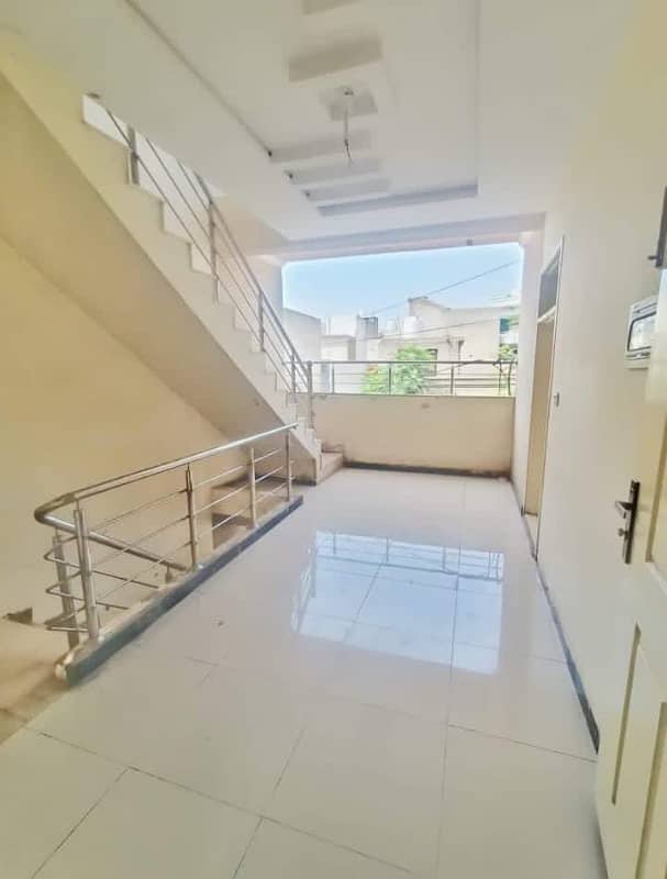 First floor availabile for rent - Portions & Floors - 1110715587