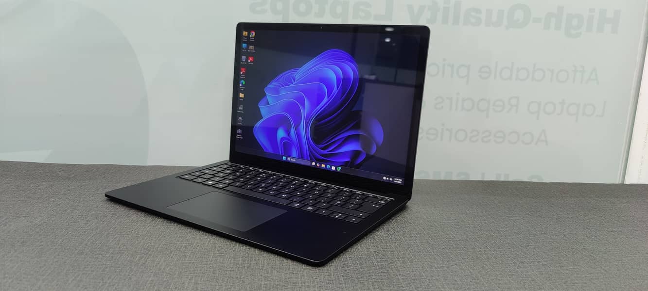 Microsoft Surface Laptop i7| 10Gen | 16 Gb | 256 ssd Laptop 2k Dislply ...