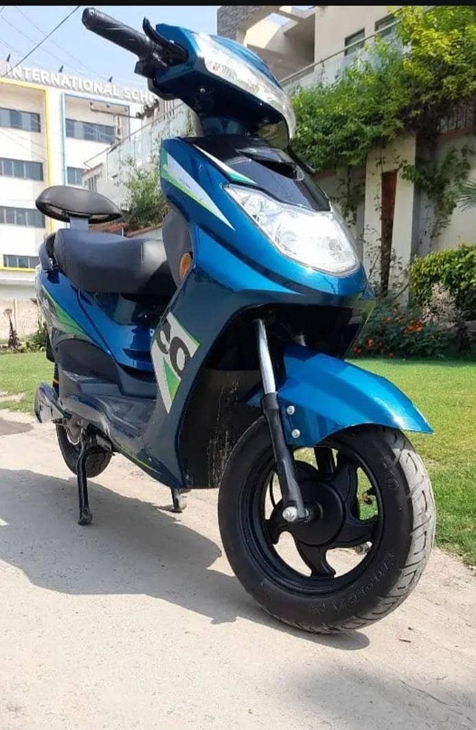 electric scooty bike in best working condition - Electric - 1110720257