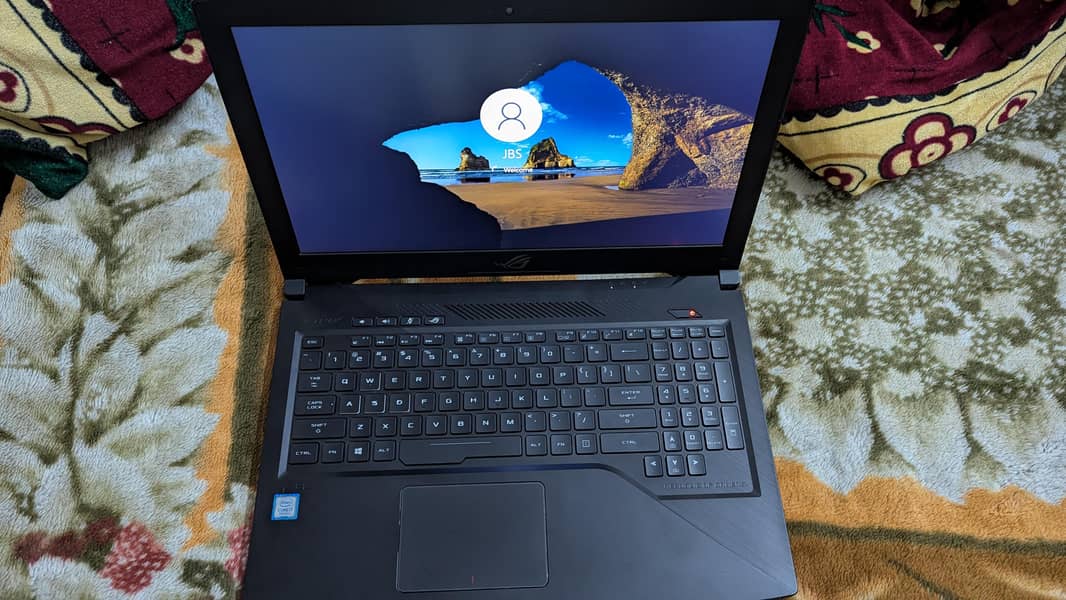 Asus ROG Strix Gaming Laptop | i7 7th Gen | GTX 1060 - Laptops - 1110723634