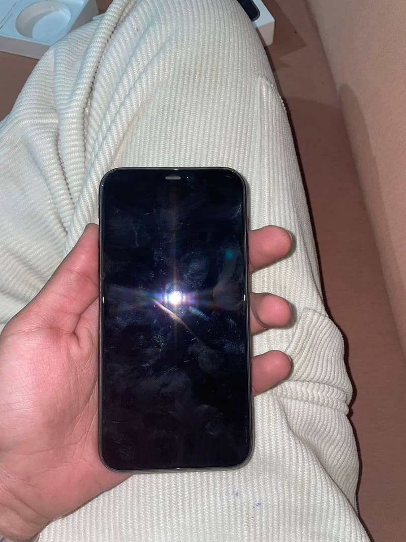 iPhone 11 factory unlock 128 GB with box water pack - Mobile Phones ...