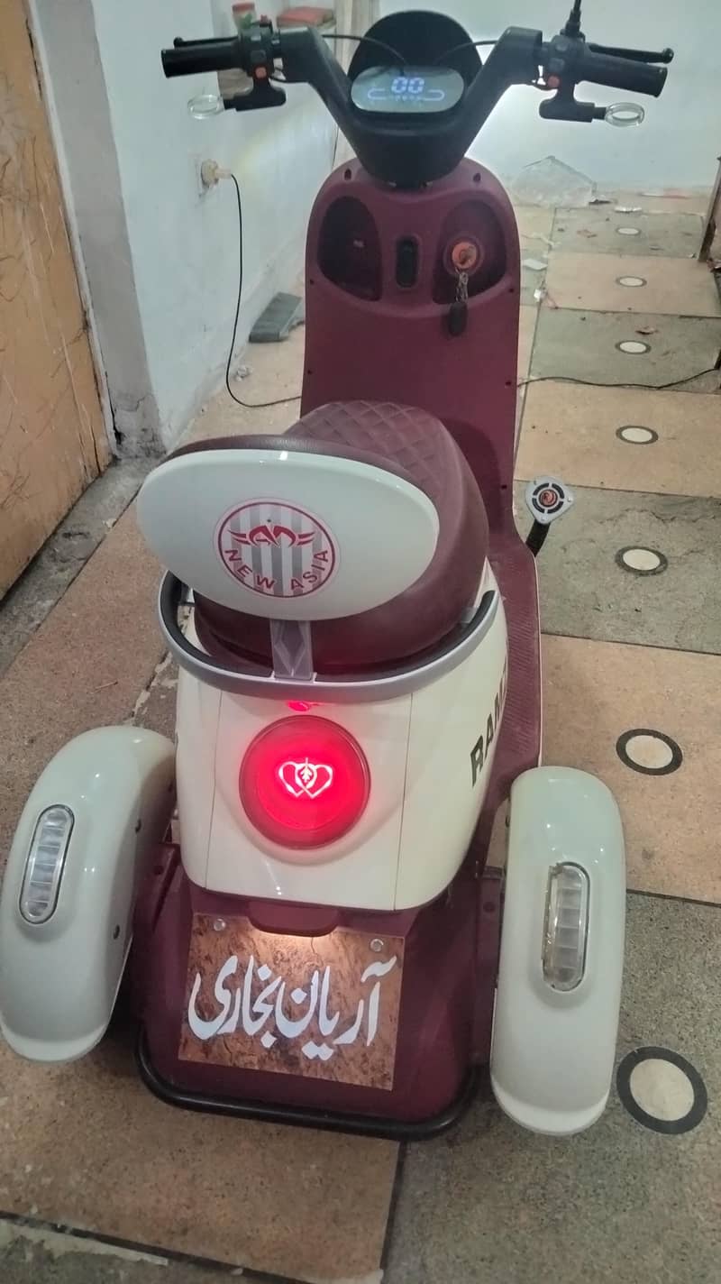 3 wheeler electric scooty - Electric - 1110744316