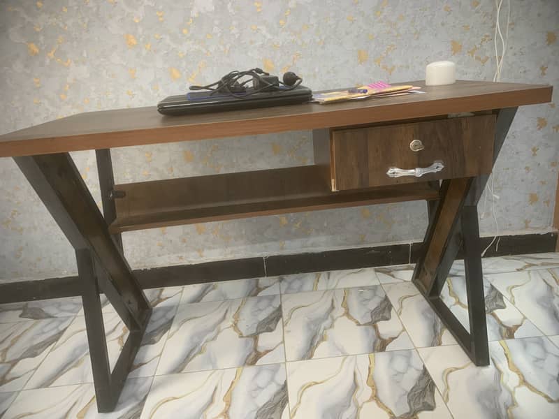 Office Chair and Table for sale - Office Chairs - 1110756977