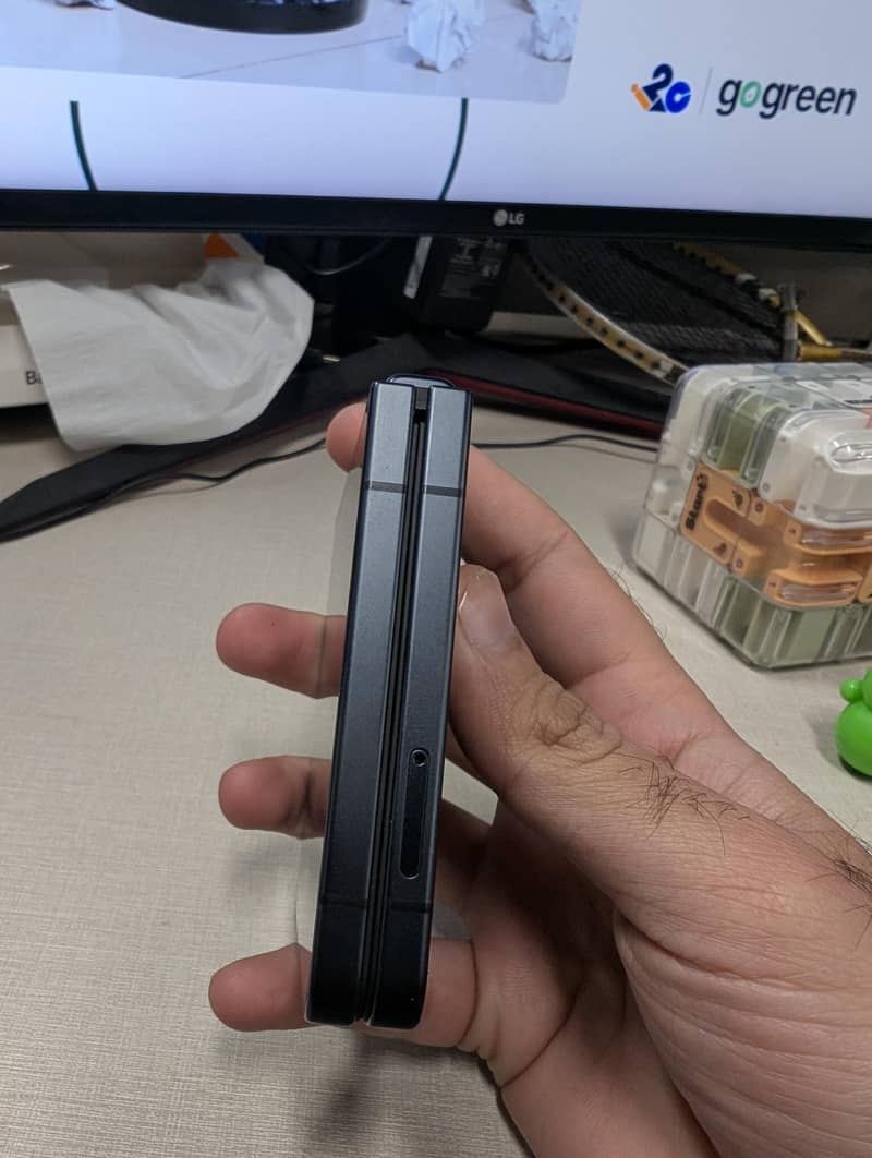 Samsung Galaxy Z Flip 7 512GB Non PTA - Mobile Phones - 1110759308