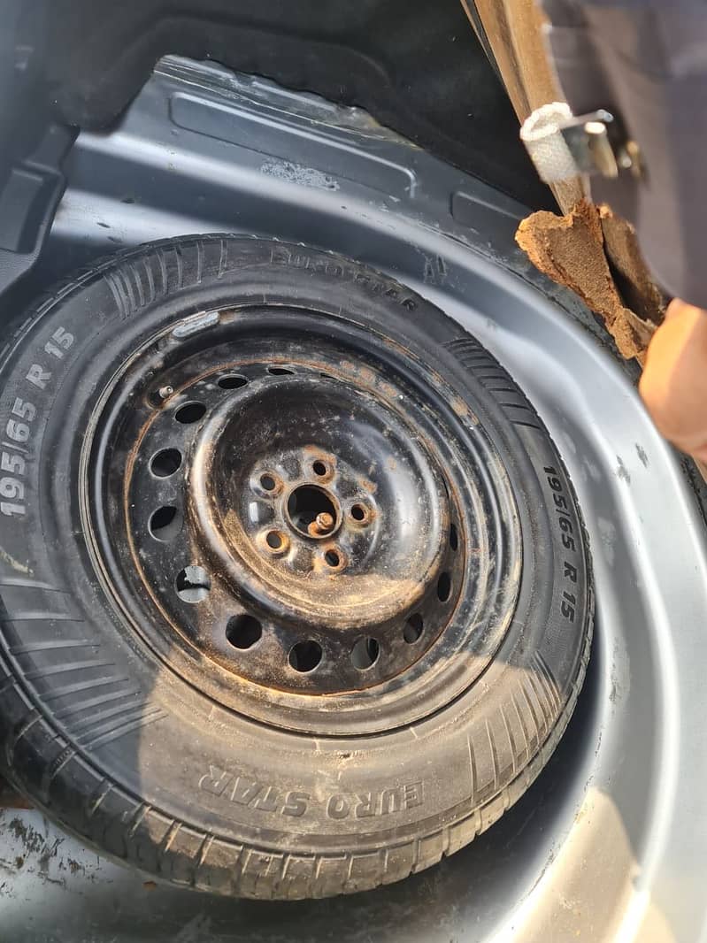 URGENT SALE 2014/15 model hai corolla gli medium silver - Cars - 1110763615