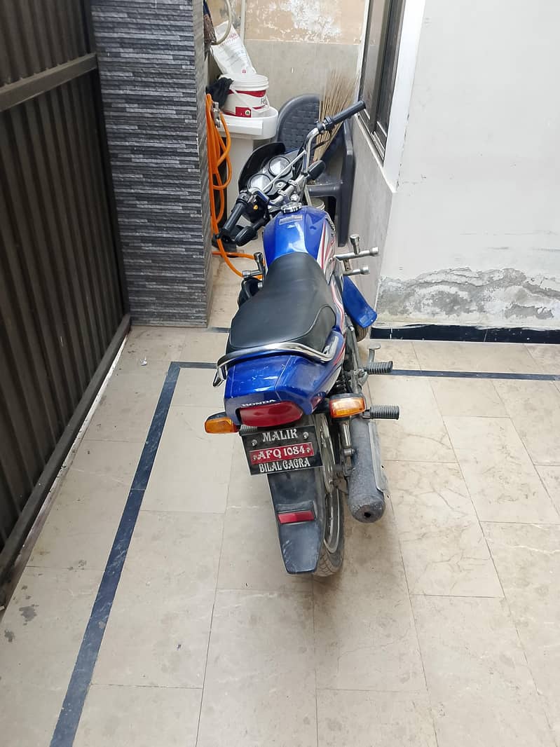 one handed used great condition - Standard - 1110766197