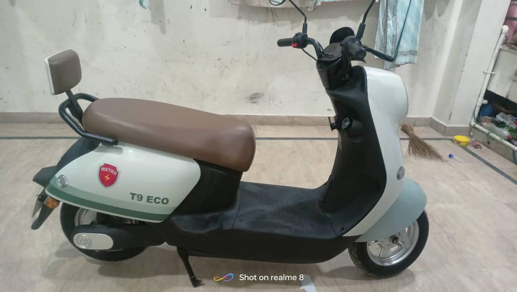 Scooty - Electric - 1110769175
