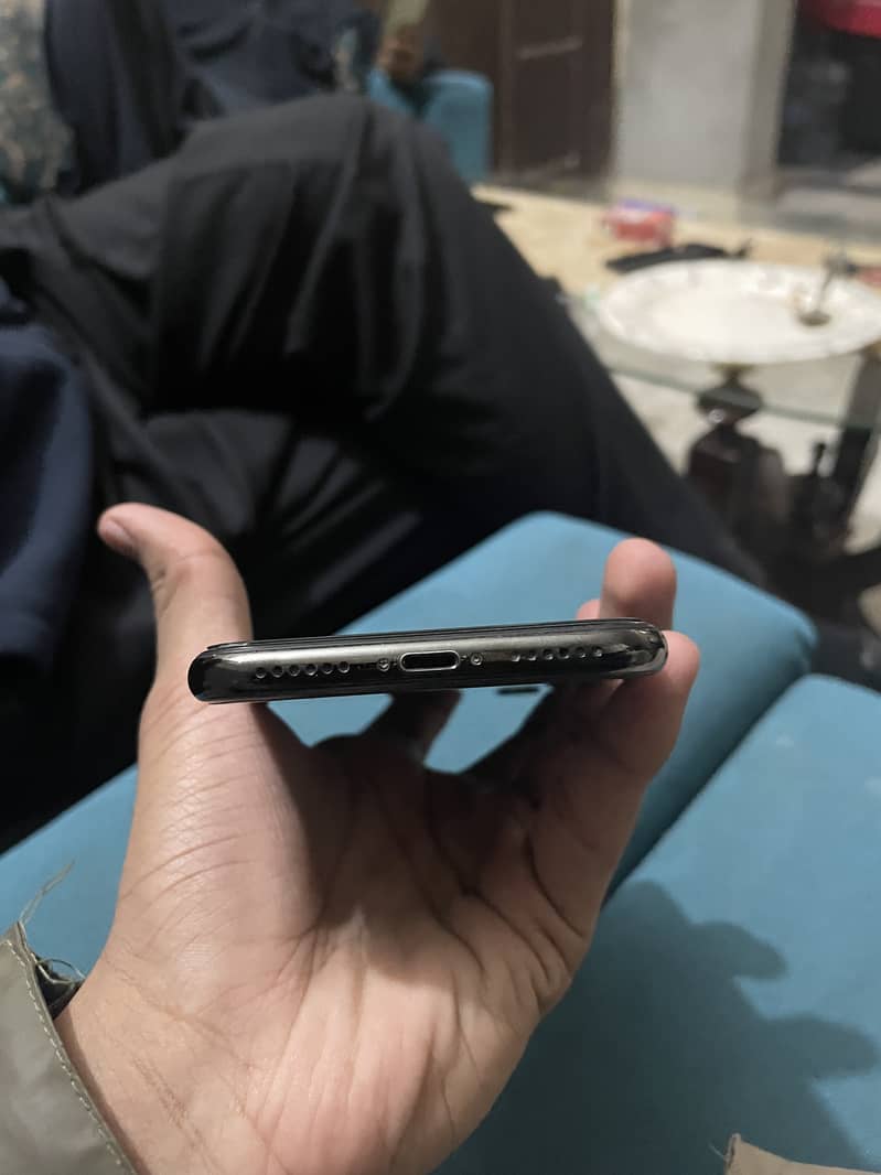 Apple iPhone X - Mobile Phones - 1110769723