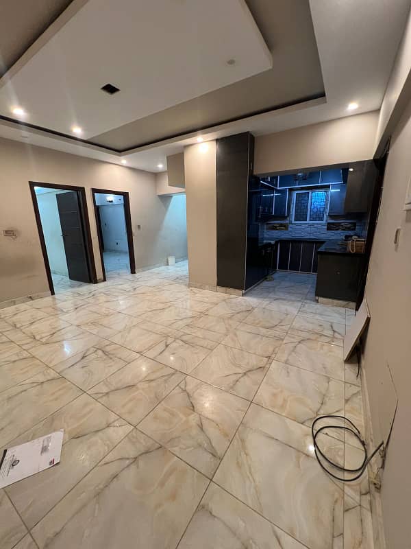 Luxurious 1700+ sq ft | 3 Bed Drawing Dining Lower Floor 3 side Corner ...