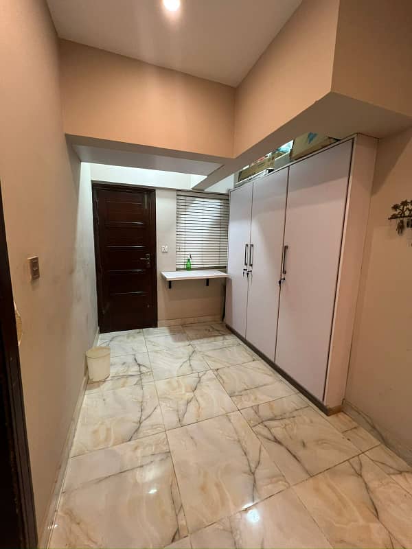 Luxurious 1700+ sq ft | 3 Bed Drawing Dining Lower Floor 3 side Corner ...