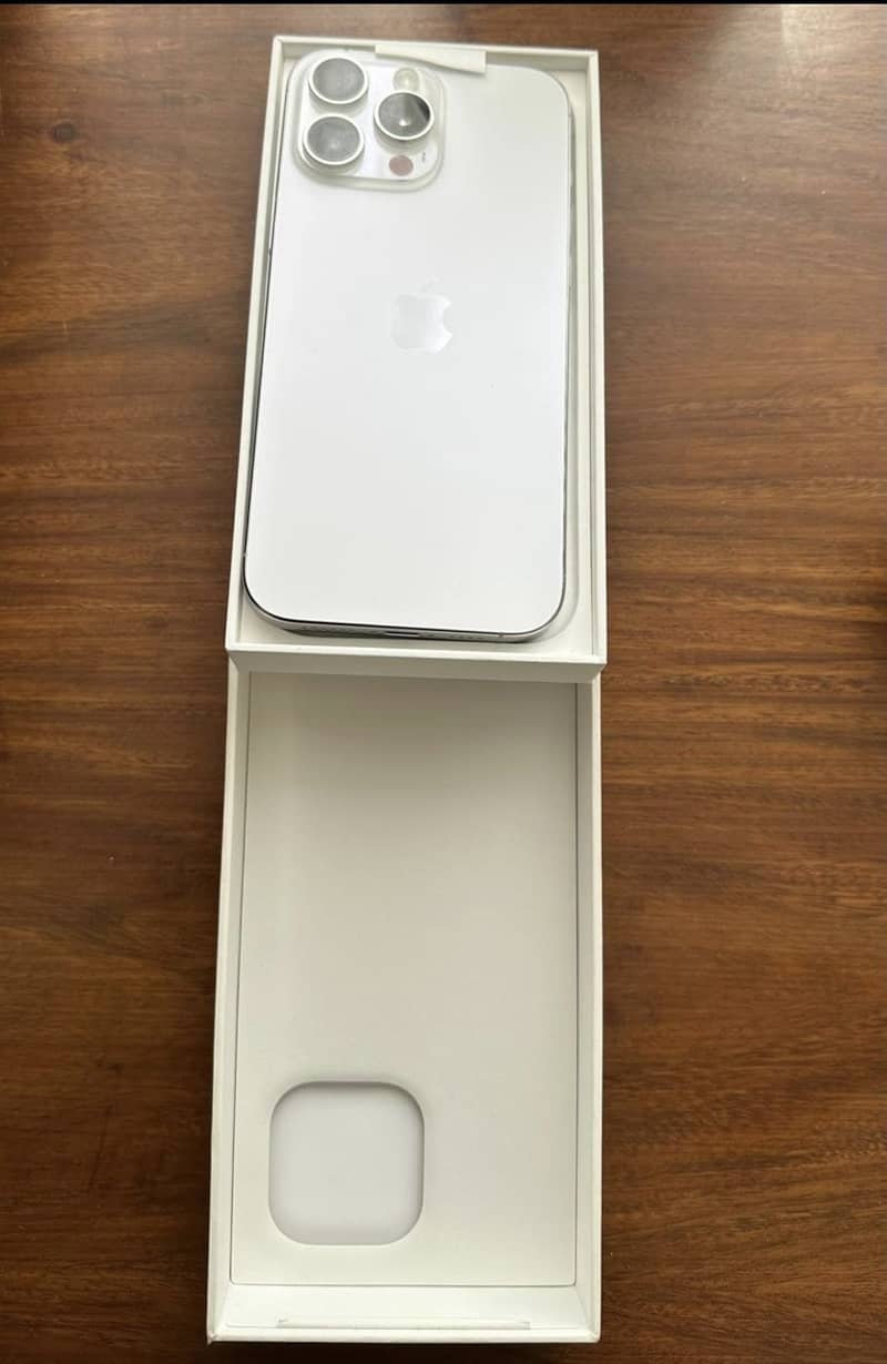 iPhone 16 pro max 256gb JV with box 100 health - Mobile Phones - 1110781712