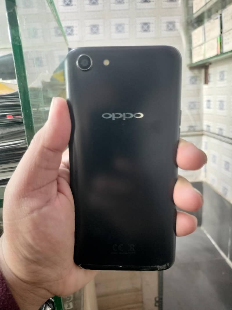 Oppo A83 Good condition without box - Mobile Phones - 1110795704