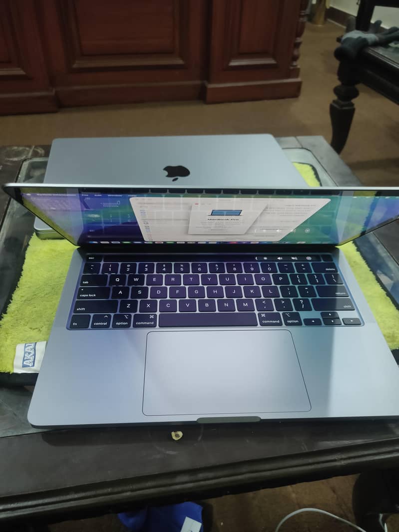 MacBook pro core i7 16gb ram 512 SSD 13inch 2020 - Laptops - 1110798016