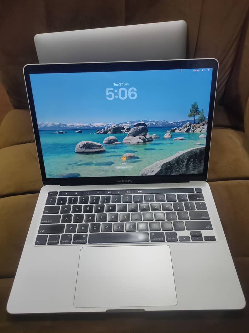 MacBook pro core i5 16gb ram 512 SSD 13inch 2020 - Laptops - 1110798570