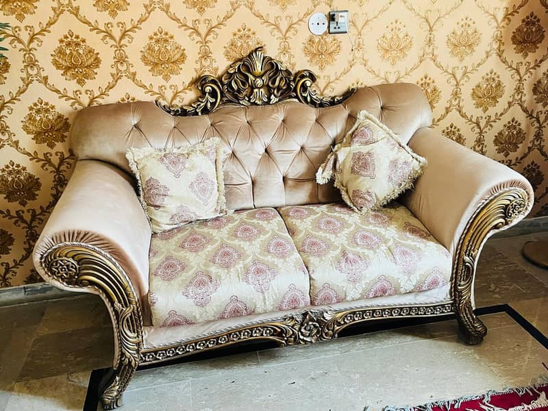 7 seater sofa set in gold color crown design - Sofas - 1110800594