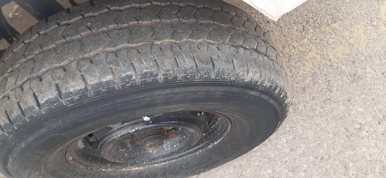 toyota saris - Buses, Vans & Trucks - 1110805834