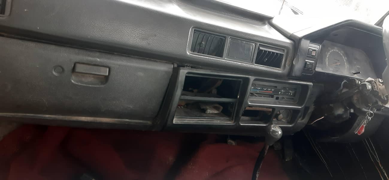 toyota saris - Buses, Vans & Trucks - 1110805834