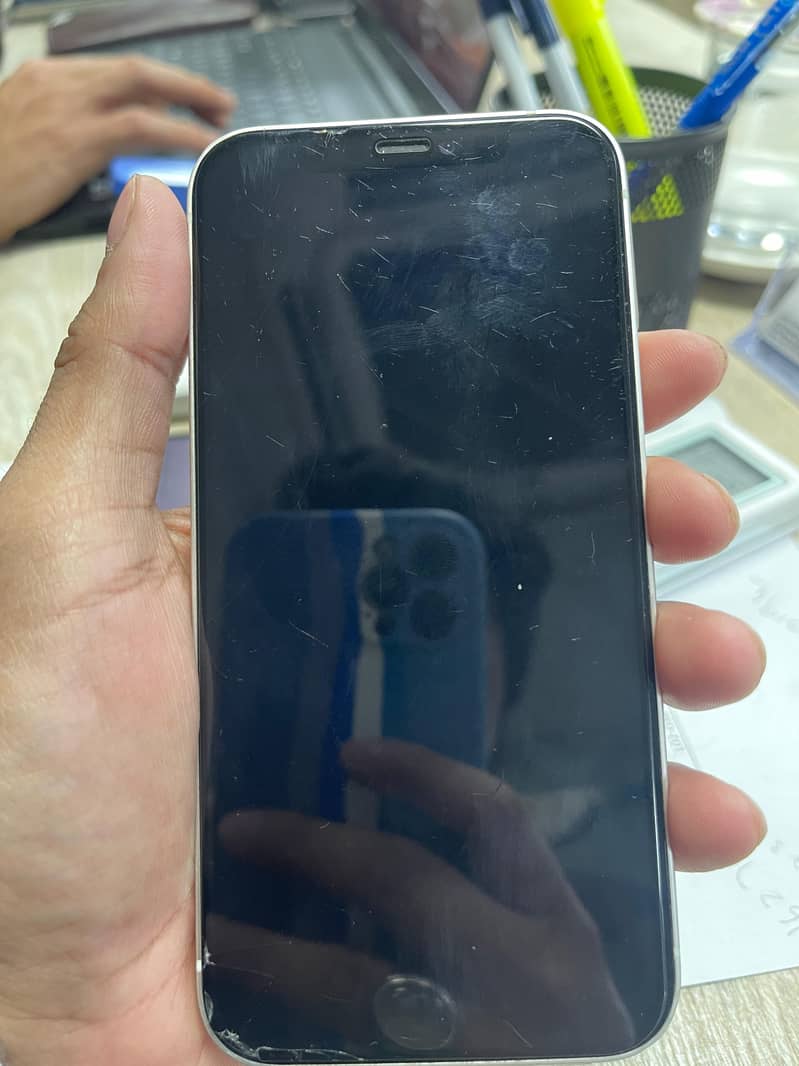 Apple iPhone 12 - Mobile Phones - 1110818386